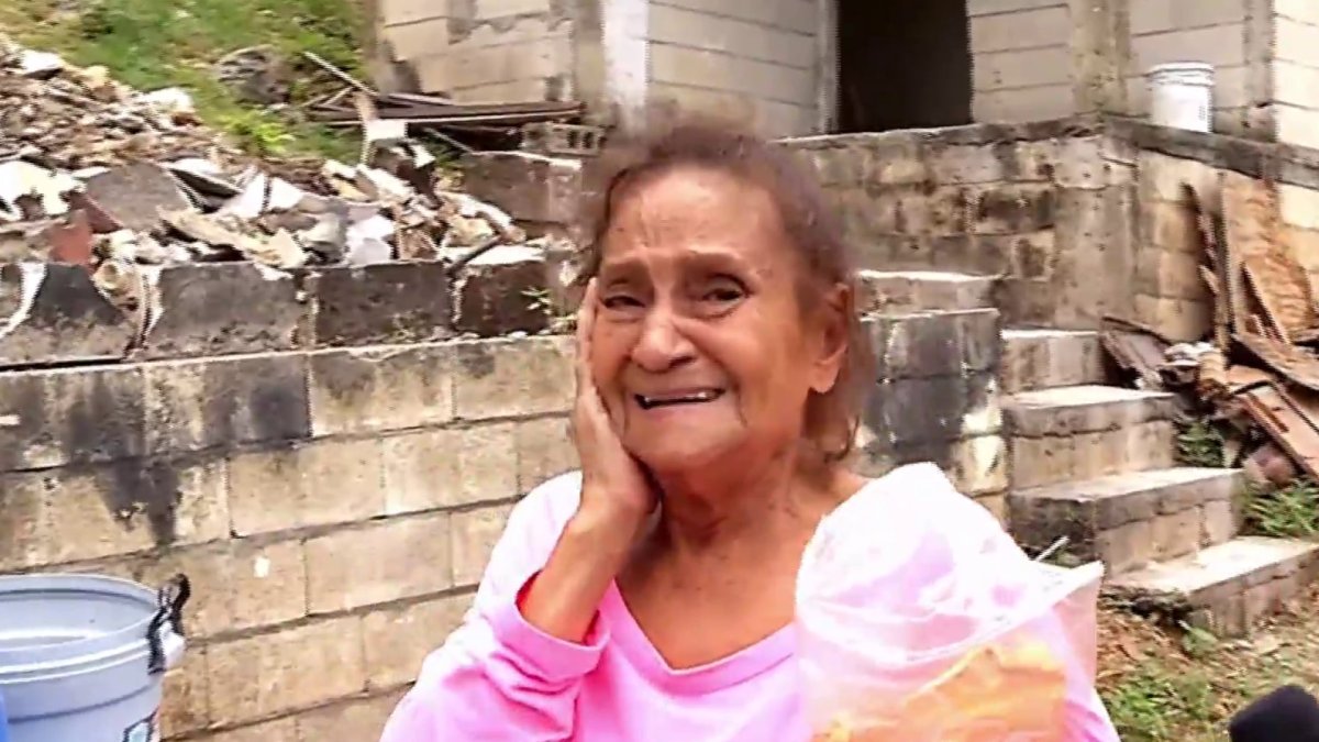 Comienza a llegar la ayuda para Doña Emma – Telemundo Puerto Rico