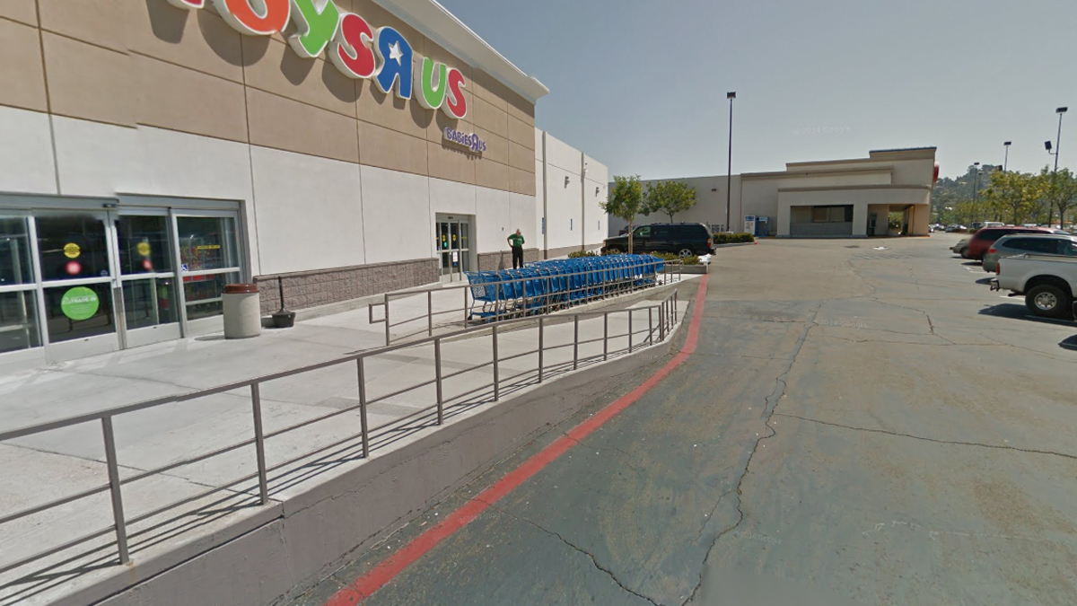 Toys R Us cierra dos tiendas en Puerto Rico – Telemundo Puerto Rico