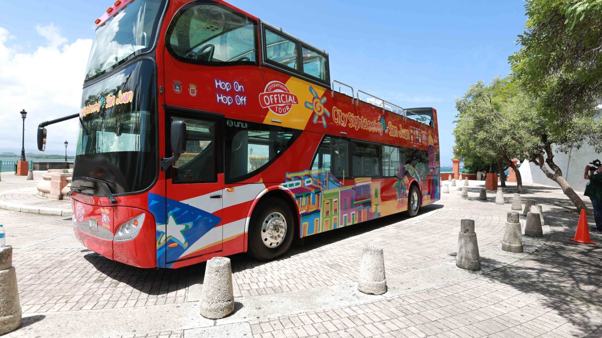 Llegan a Puerto Rico los tours en guaguas panorámicas – Telemundo ...