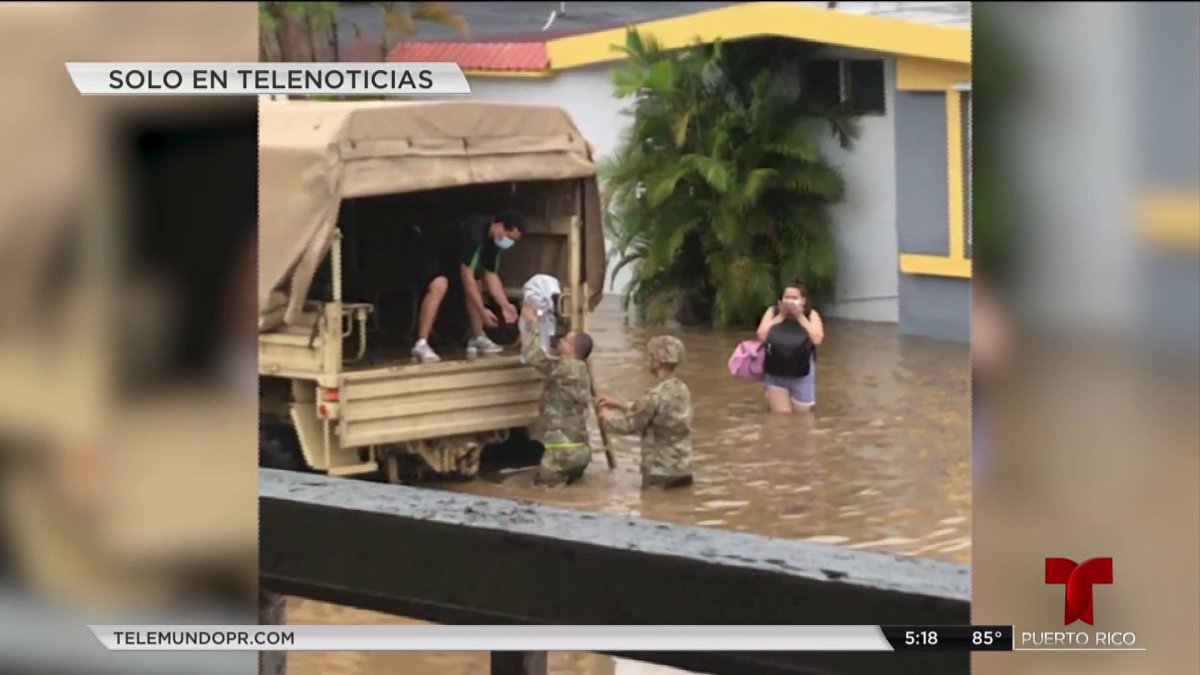 Pareja narra cómo logró salir con su infante de residencia inundada por ...