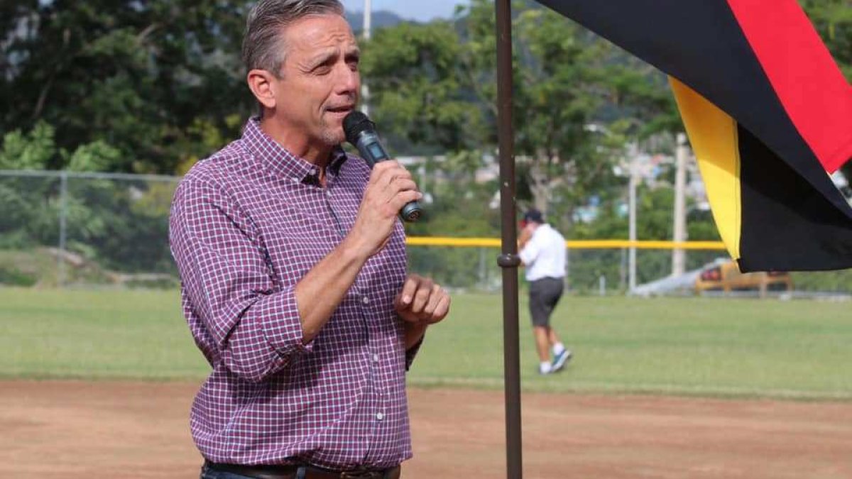 Alcalde de Coamo intercede por apertura de los chinchorros – Telemundo ...