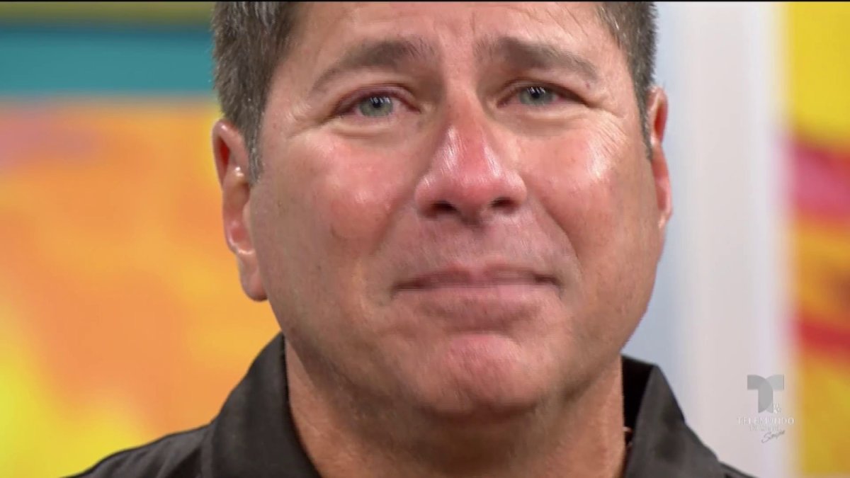 Raymond se conmueve al enterarse cuánto recaudó la venta de camisetas ...