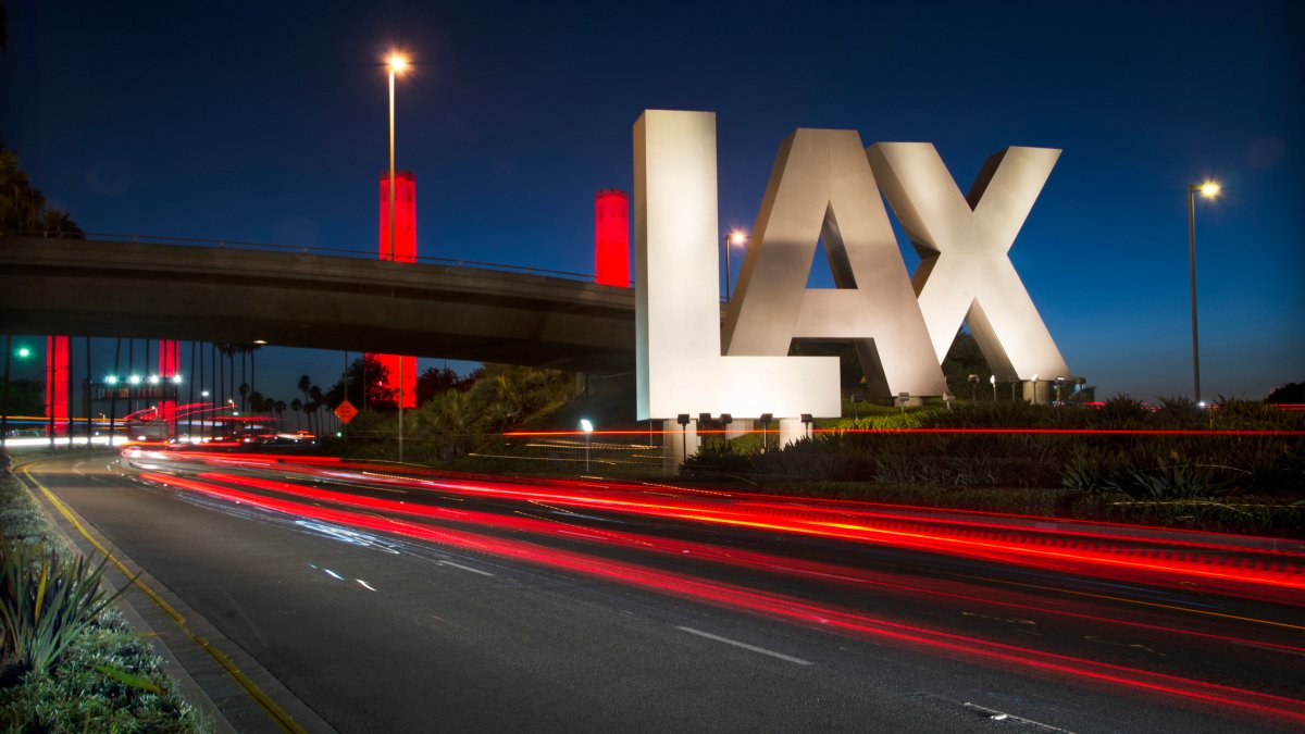 Viajeros deberán firmar formulario de cuarentena en LAX – Telemundo ...
