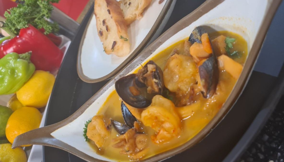 Receta de la chef Marilyn: cazuela de mariscos mixtos – Telemundo ...