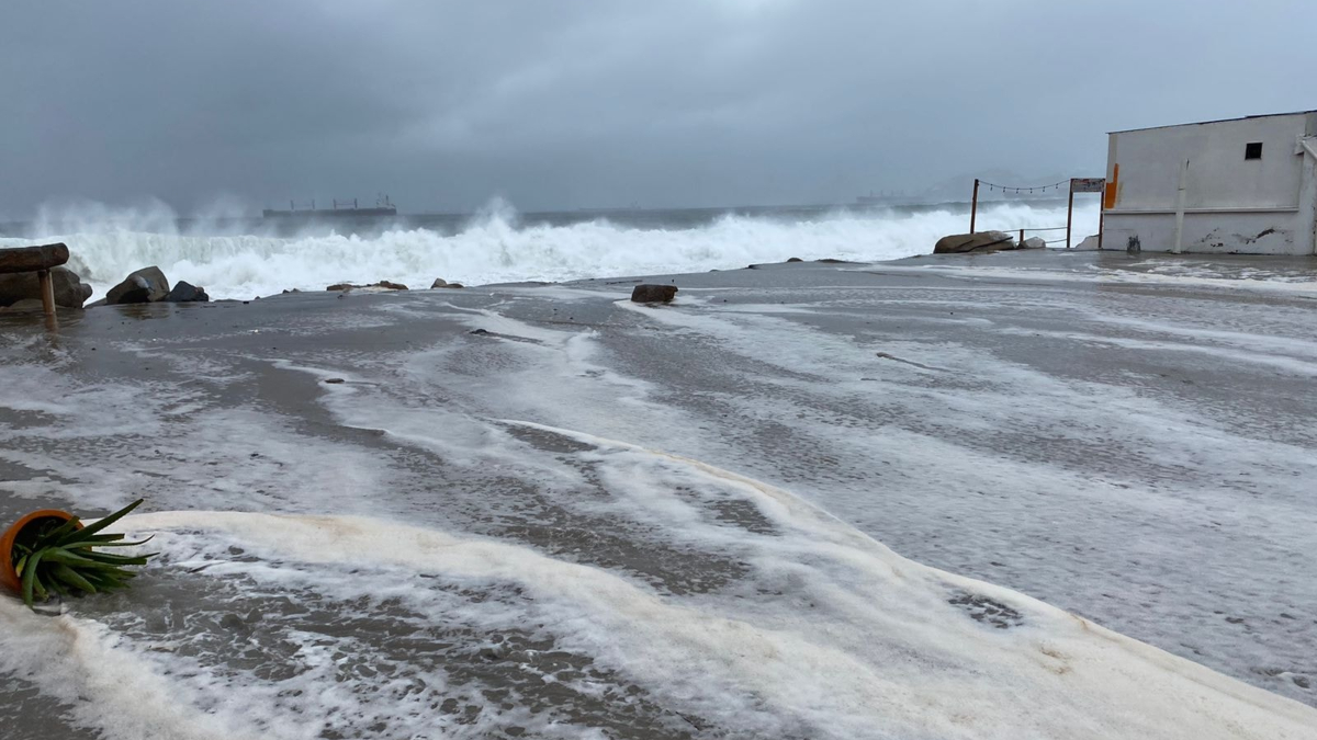 Así se ve y escucha el huracán Enrique en costas mexicanas – Telemundo ...