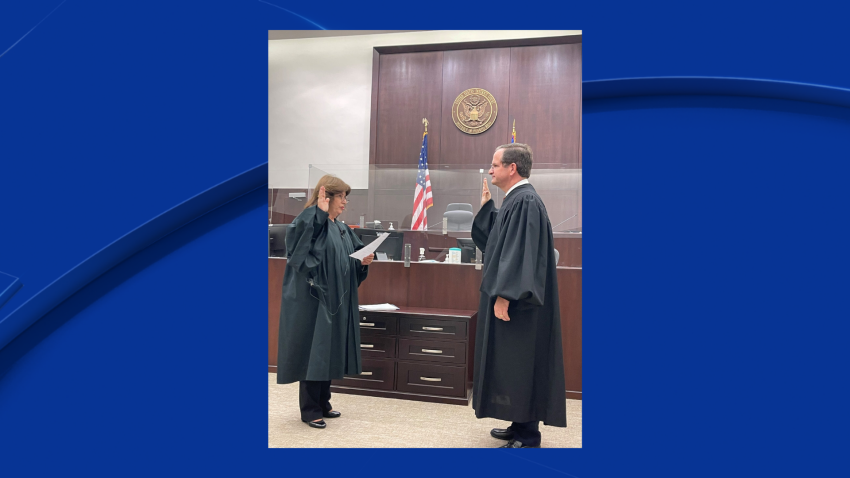 Raúl Arias Marxuach jura como juez presidente del Tribunal federal en ...
