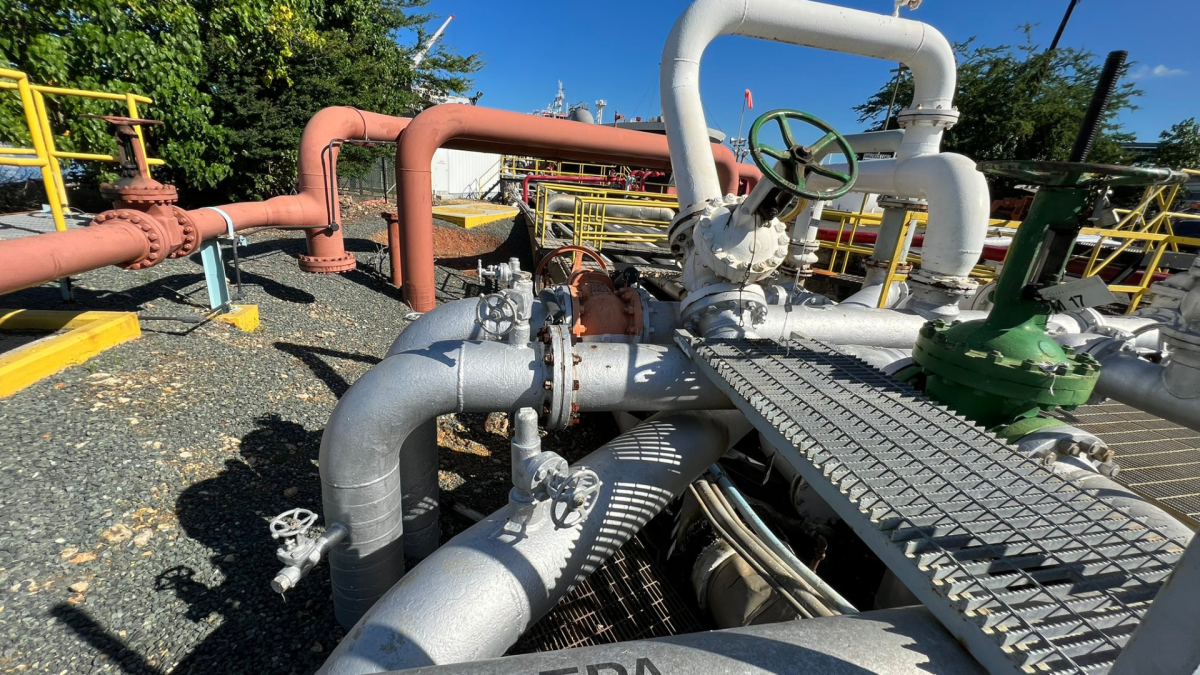 Juez extiende permiso a la AEE para transferir combustible con tuberías ...