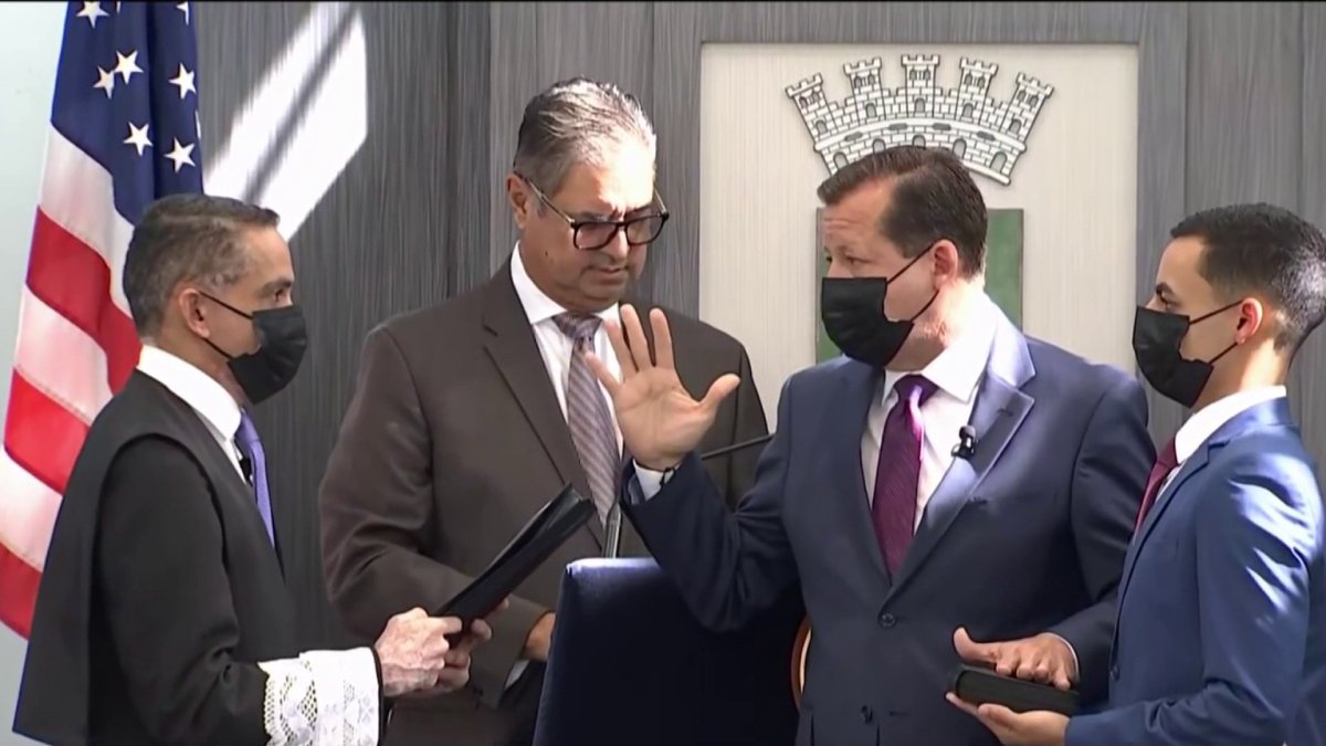 Edward O’Neill jura como alcalde de Guaynabo – Telemundo Puerto Rico