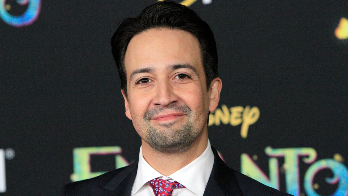 A un paso de hacer historia Lin-Manuel Miranda – Telemundo Puerto Rico