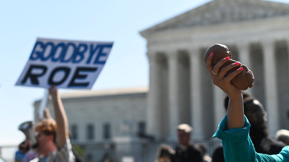 Roe v Wade: Corte Suprema anula el derecho al aborto en EEUU ...