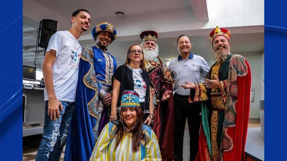 Más de mil niños reciben obsequios de los Reyes Magos en Cataño ...
