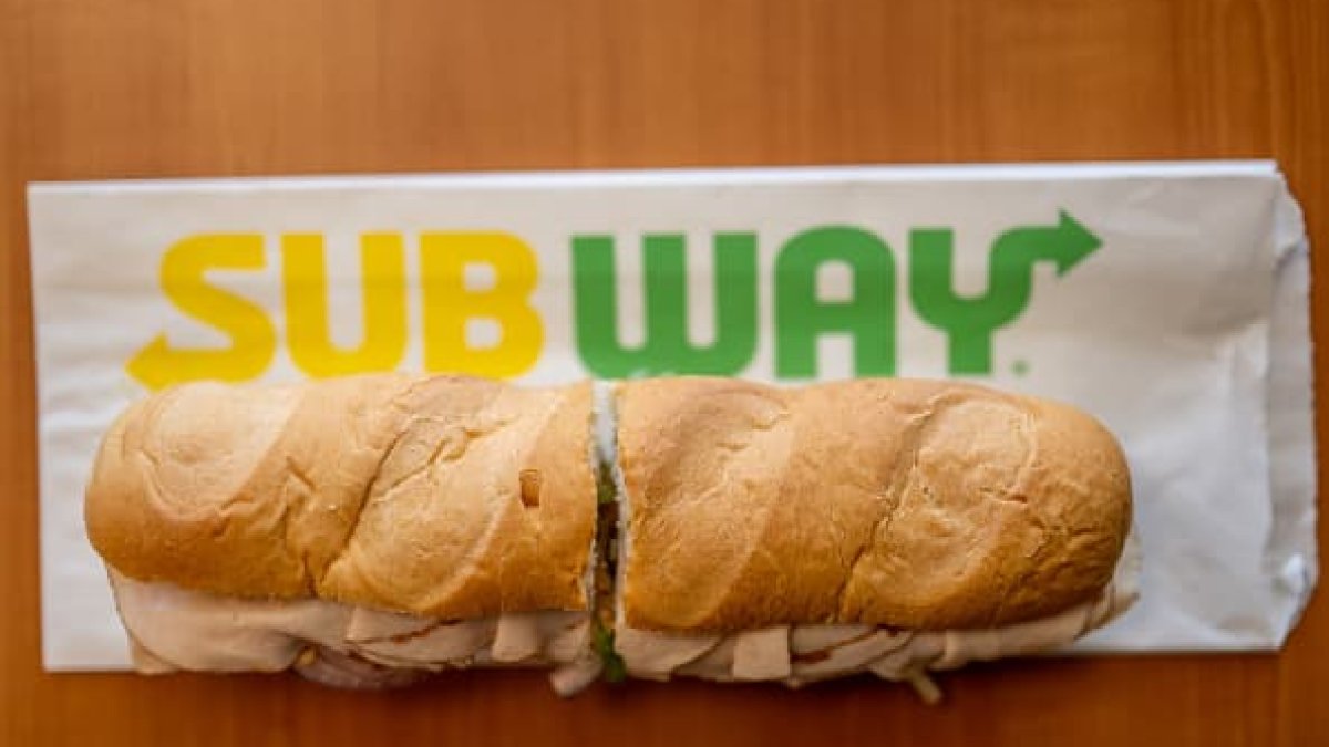 Mujer da propina de $7,000 por sándwich de Subway – Telemundo Puerto Rico