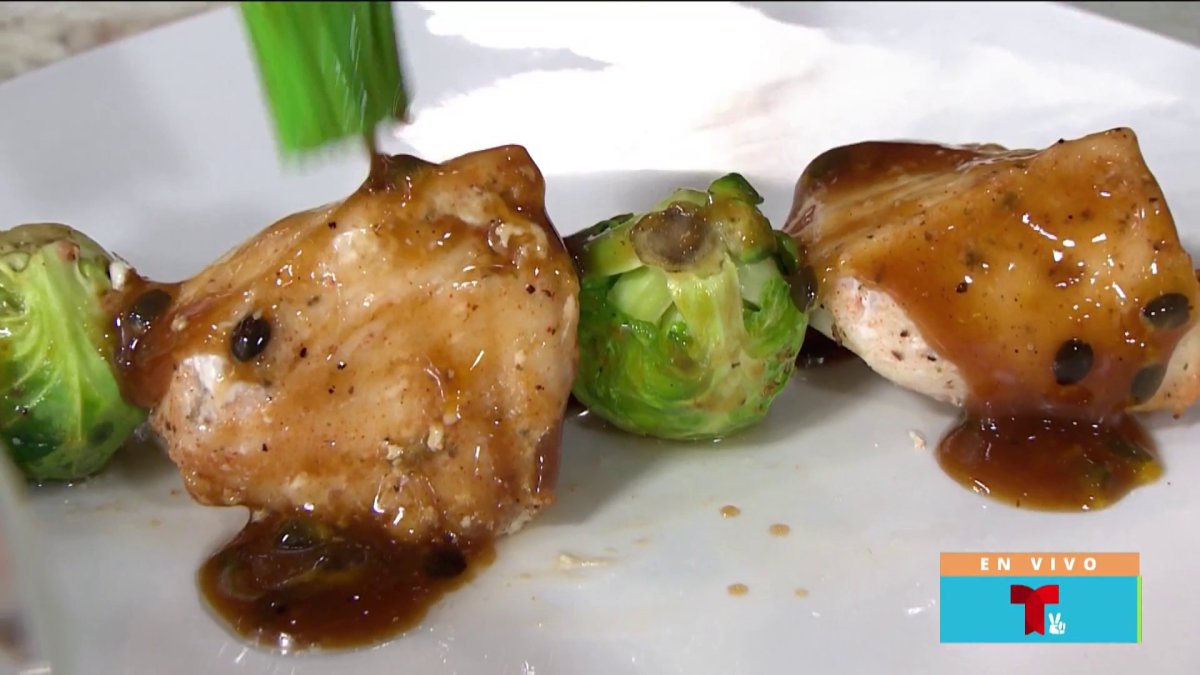 Cocina al día | Pinchos de tostones y pollo en salsa BBQ de parcha ...