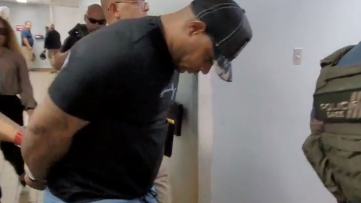 Arrestan nuevamente a uno de los más buscados – Telemundo Puerto Rico