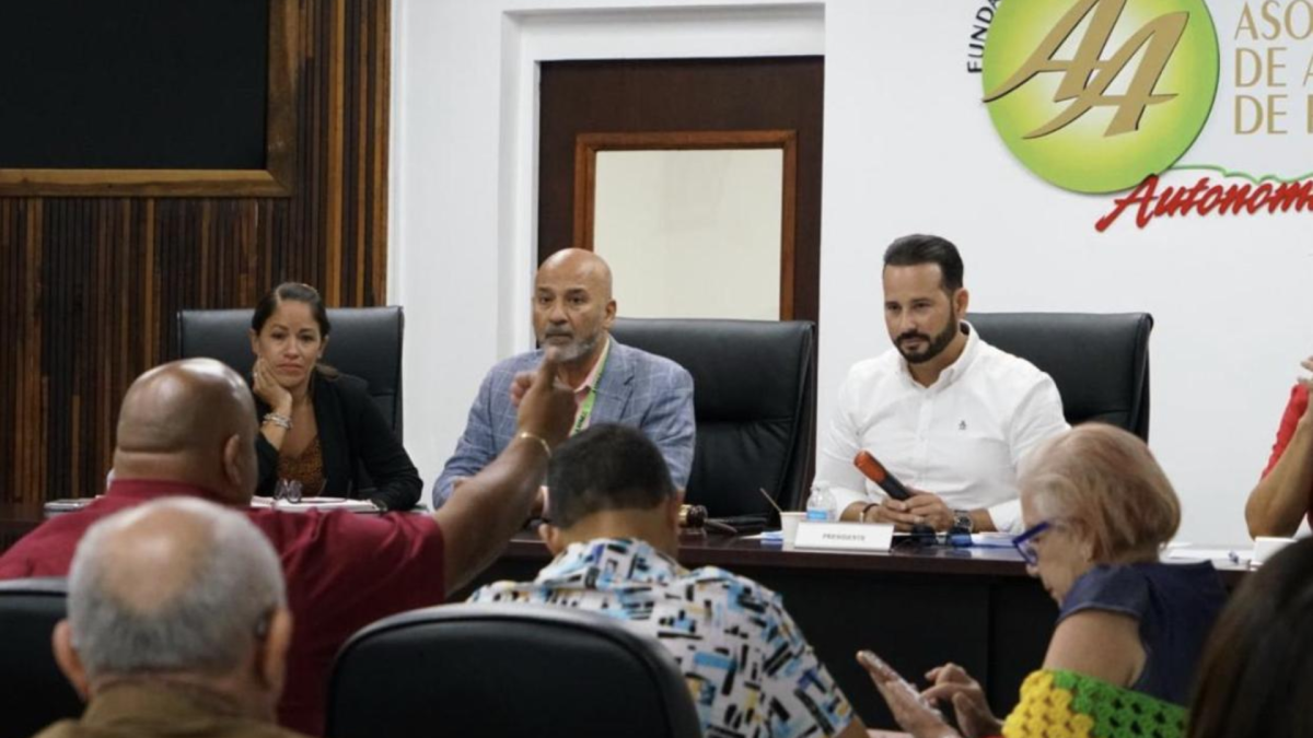 Alcaldes asociados se reúnen con el nuevo presidente de LUMA Energy ...