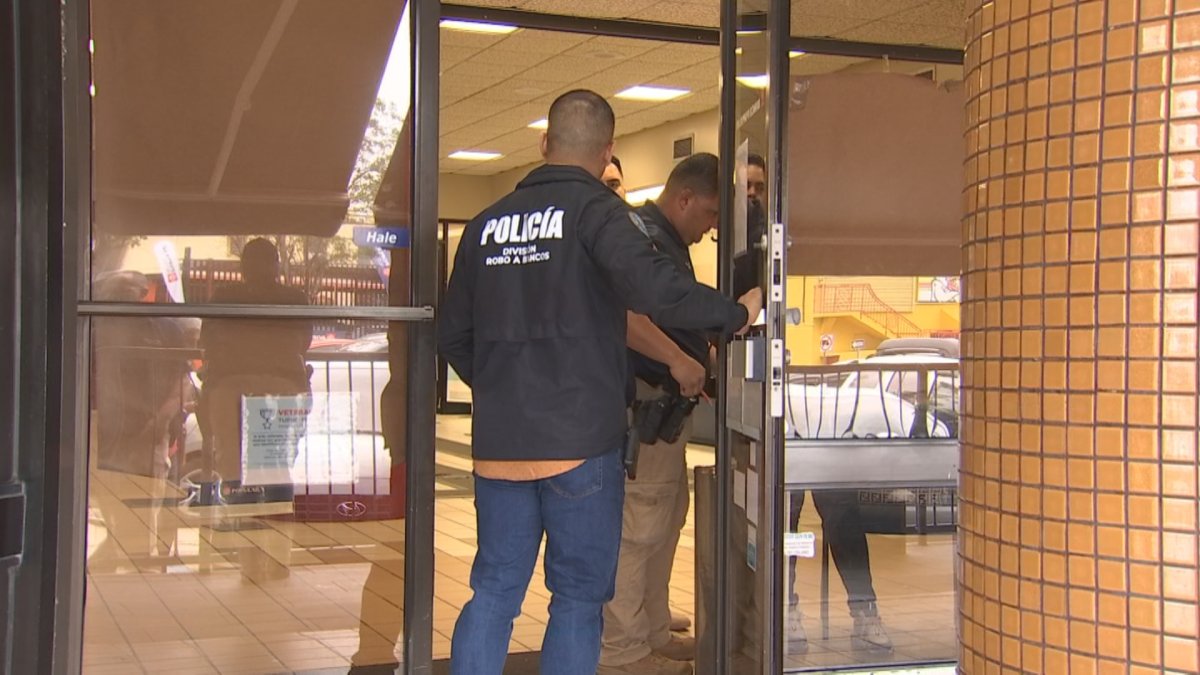 Enmascarado asalta Banco Popular en Hato Rey – Telemundo Puerto Rico