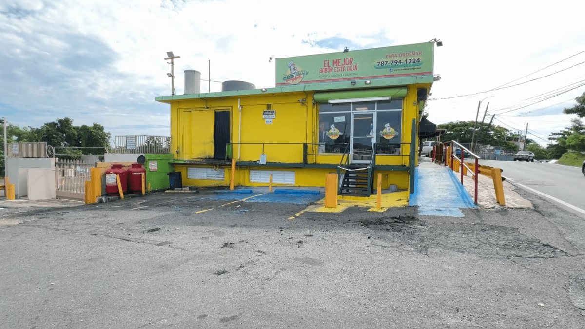 Mujer resulta con quemaduras por llamarada en cocina de Martin’s BBQ en ...