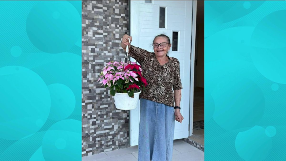 Doña Esther entra por primera vez a su nueva casa – Telemundo Puerto Rico