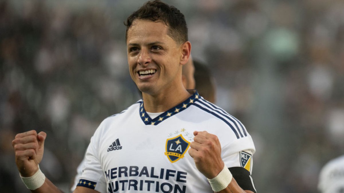 “Chicharito” Hernández vuelve a las Chivas tras más de una década en ...