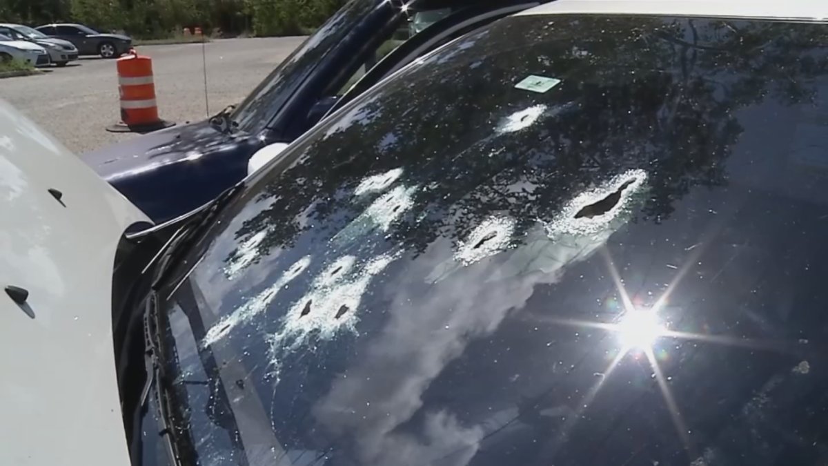 Sicarios asesinan a joven y dejan a otro herido frente a hotel ...