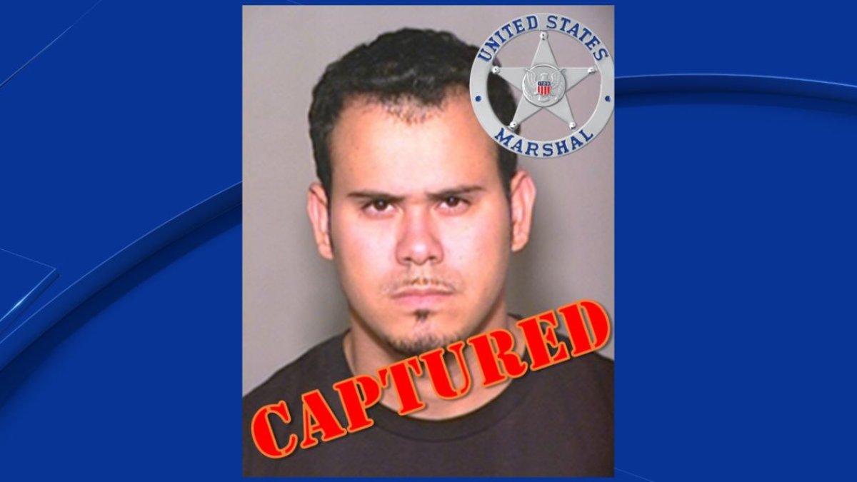 Atrapan a “violento” fugitivo que se escondía en Dorado – Telemundo ... Atrapan a “violento” fugitivo que se escondía en Dorado – Telemundo ...