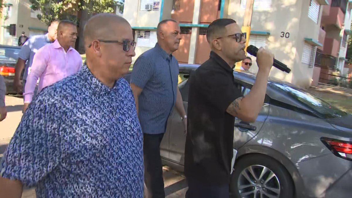 Héctor Delgado y Alex Capó llevan la palabra de Dios al residencial ...