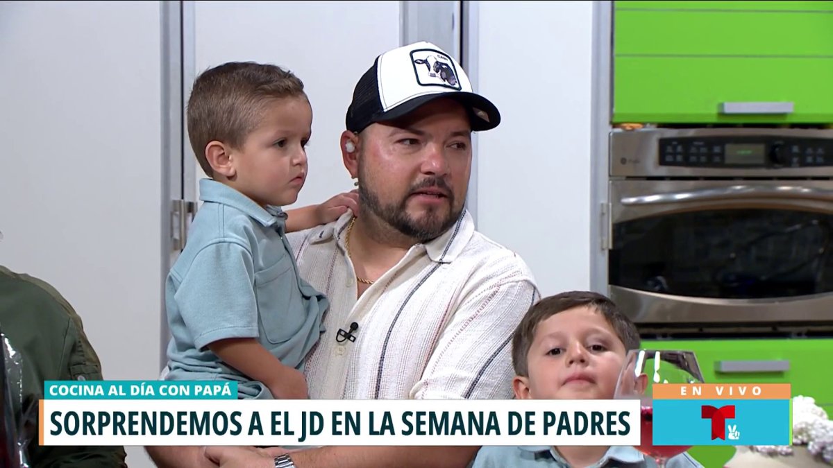Familia de JD lo sorprende en pleno programa – Telemundo Puerto Rico