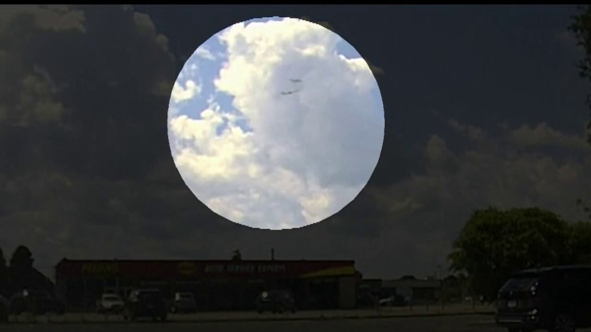 En video: escalofriante acercamiento de aviones en el aire en NY ...