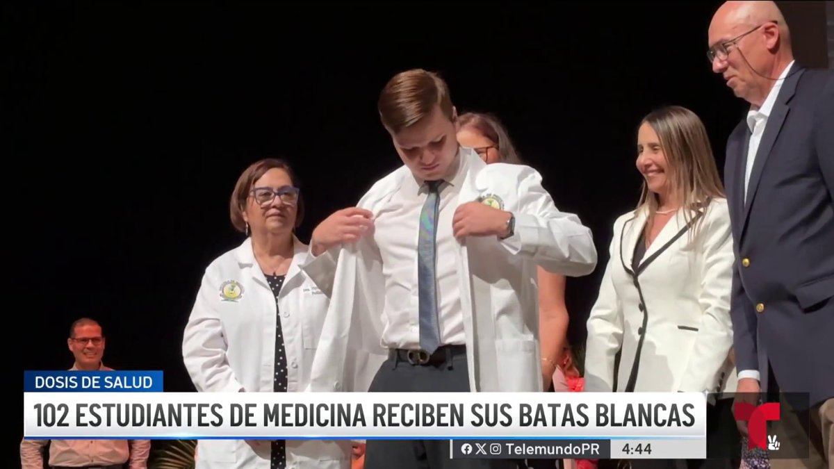 Emotiva ceremonia de entrega de batas blancas en el RCM – Telemundo ...