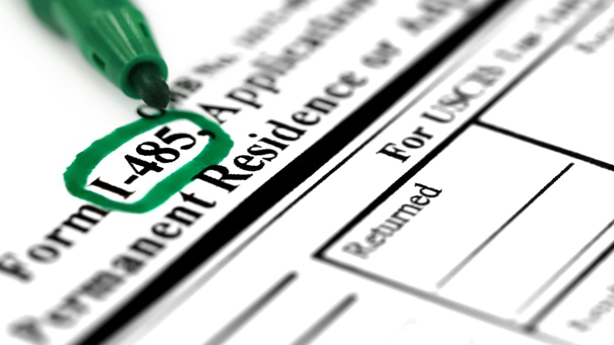 USCIS modifica el formulario para solicitar la residencia permanente ...