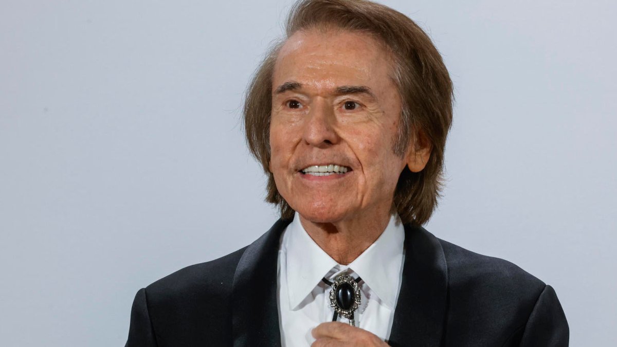 El cantante Raphael sufre un accidente cerebrovascular – Telemundo ...