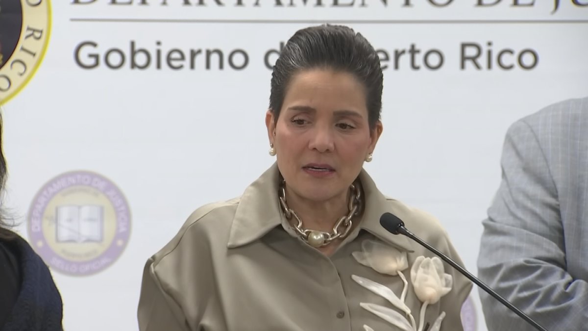 DSP remueve de funciones a escolta de Janet Parra – Telemundo Puerto Rico