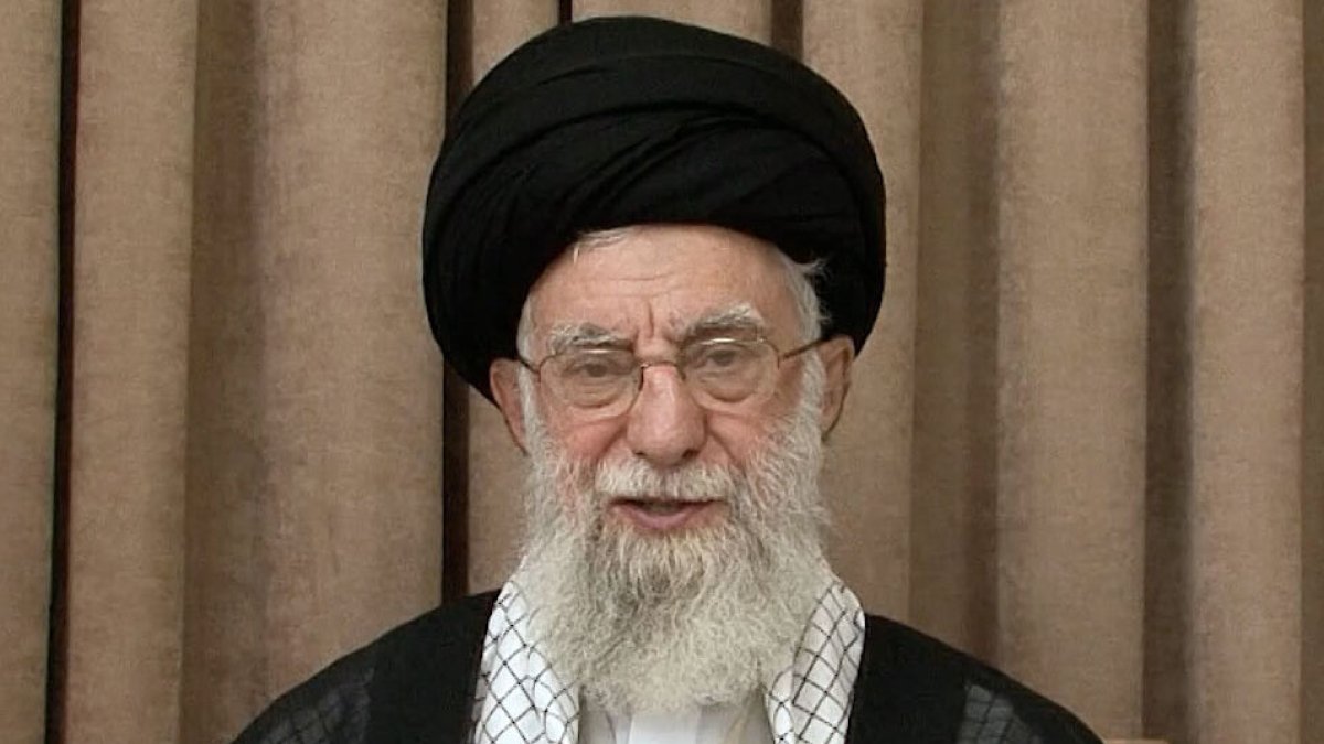 Quién es el ayatollah Alí Jamenei, el líder supremo de Irán – Telemundo ...