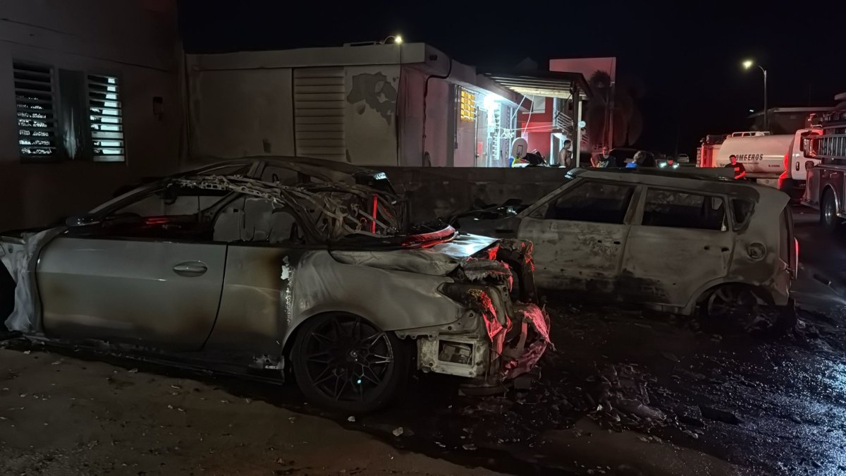 Se queman tres vehículos en Levittown – Telemundo Puerto Rico