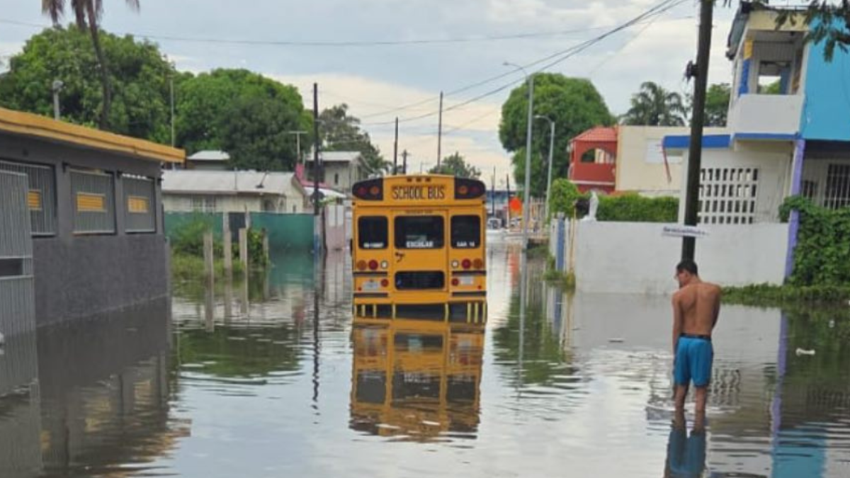 Rescatan a menores atrapados en inundación en Guaynabo – Telemundo ...