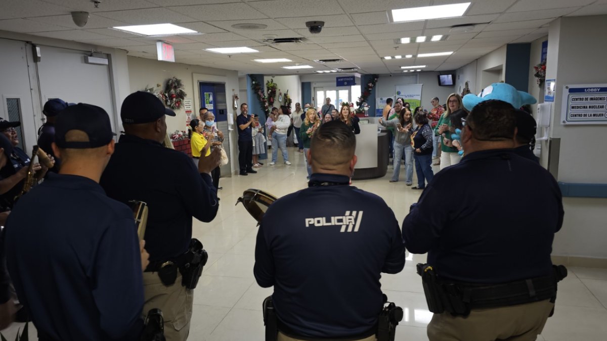 Banda de la Policía lleva parranda a hospital de Arecibo – Telemundo ...