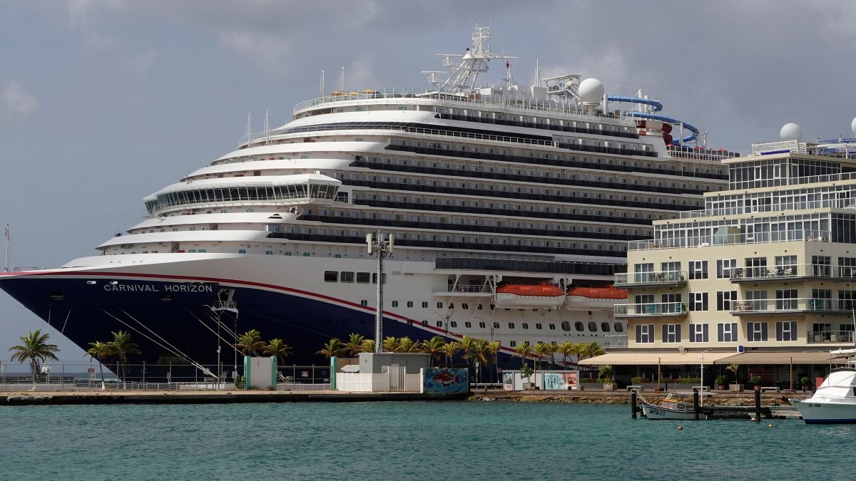 Investigan a hermanastro por muerte de "cheerleader" en crucero ...