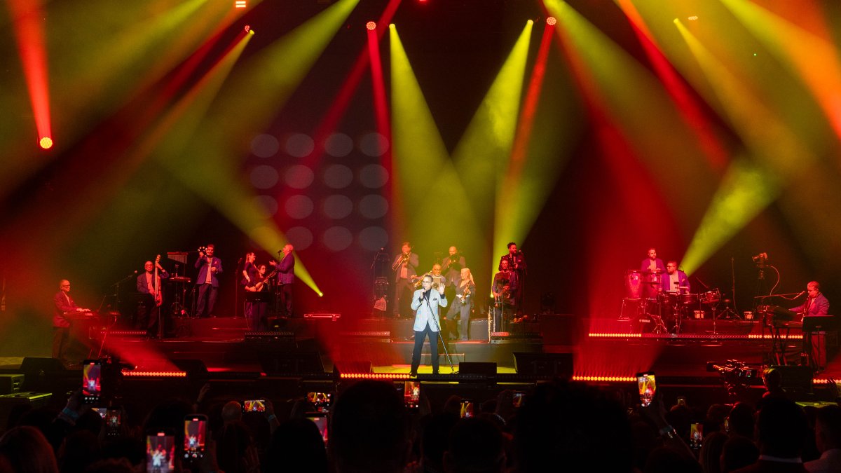 Gilberto Santa Rosa culmina serie de conciertos navideños en España ...