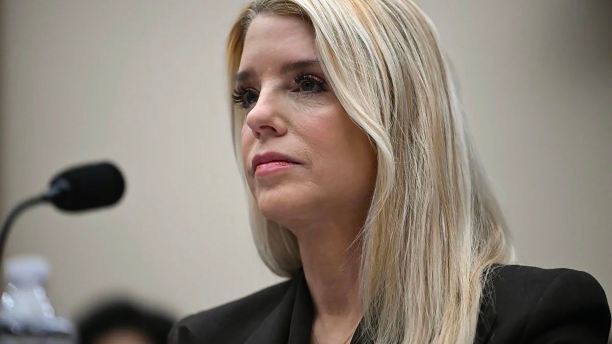 Bondi se niega a hablar de Trump en entrevista de caso Epstein ...